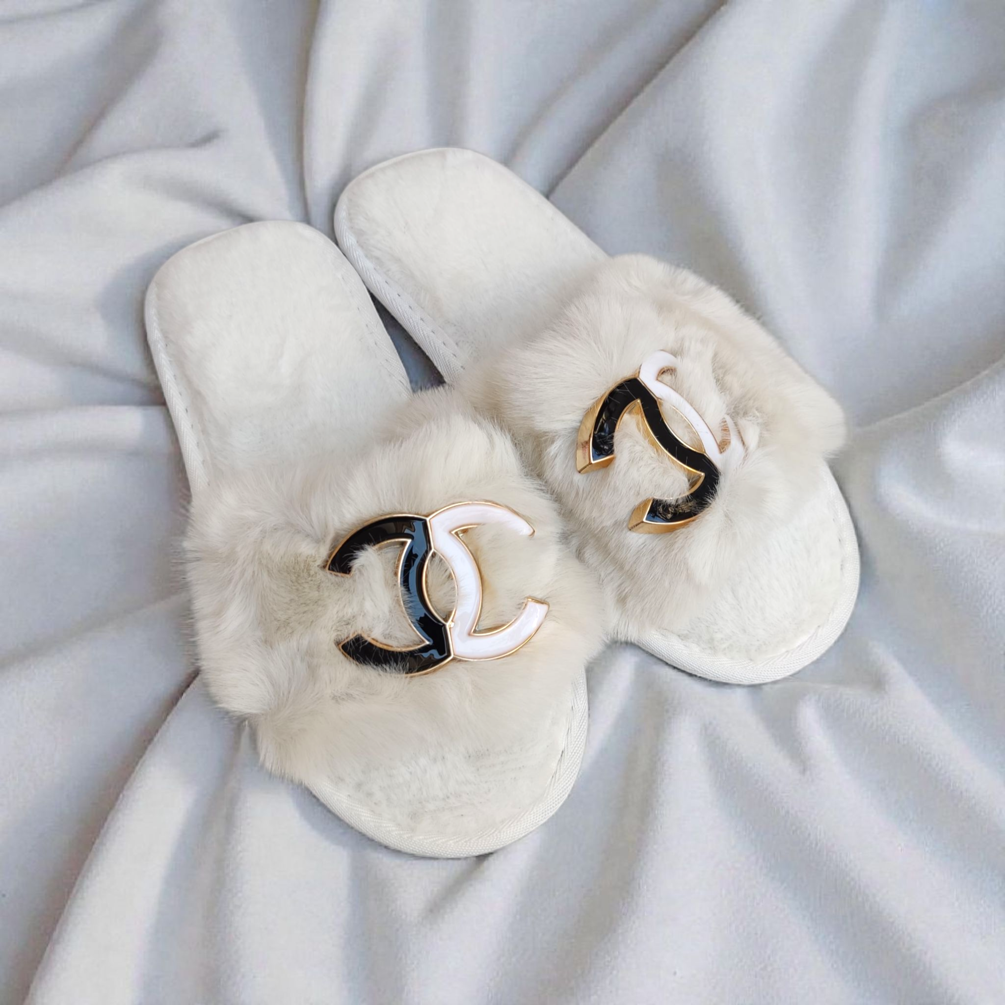 Plain fur slippers-CN-White – Dastoor